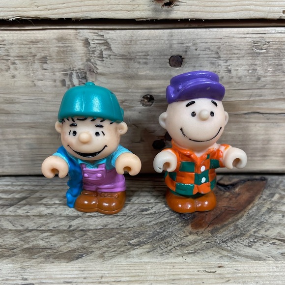 Peanuts | Toys | 2x Peanuts Charlie Brown Linus Milk Farmer 989 Figure ...